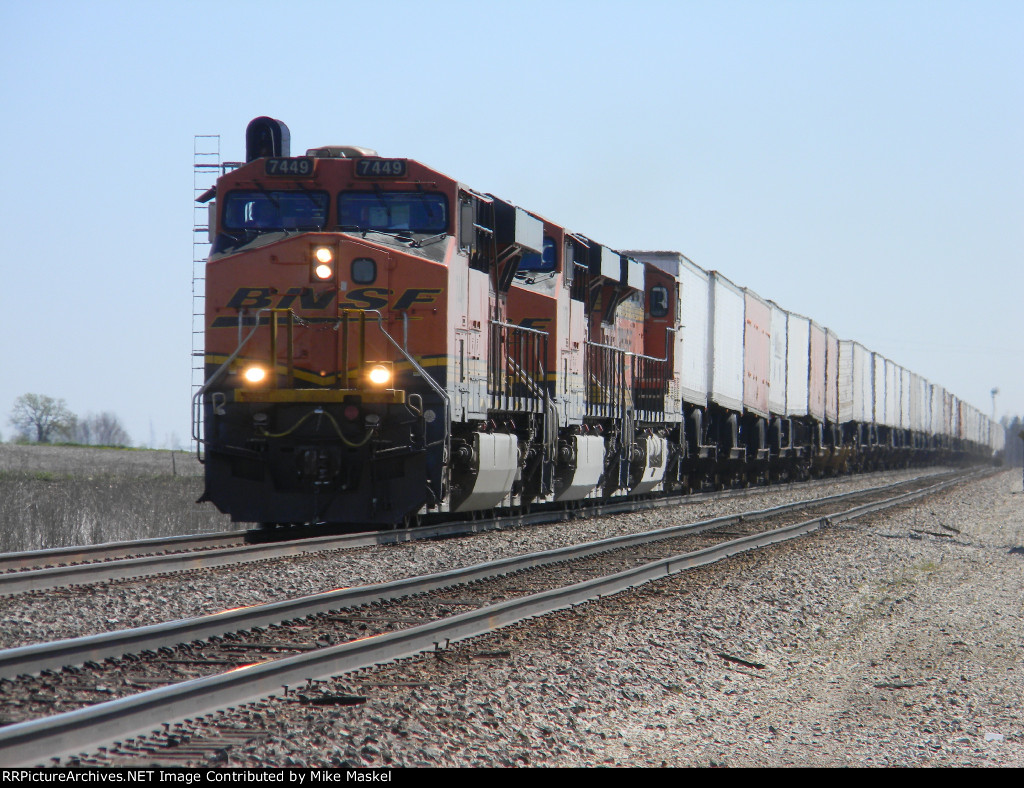 BNSF 7449